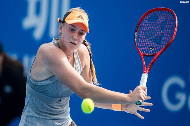Elena Rybakina Secures Semifinal Spot at WTA Finals